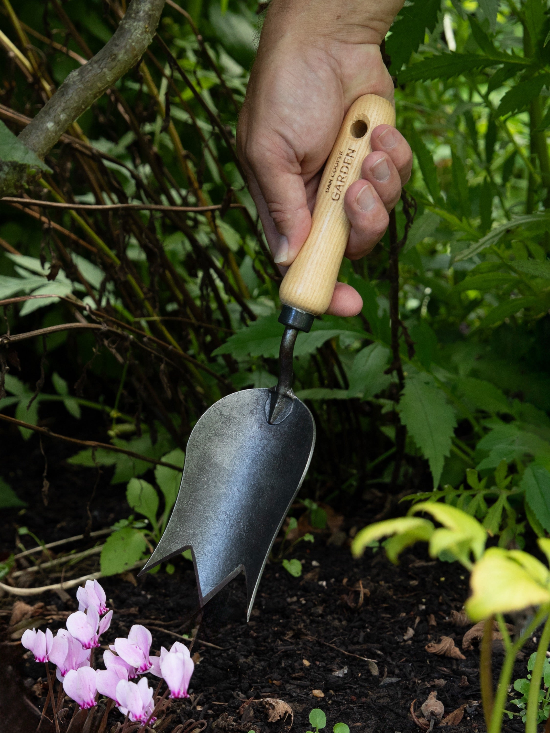 Signature Tulip Trowel – Dan Cooper Garden