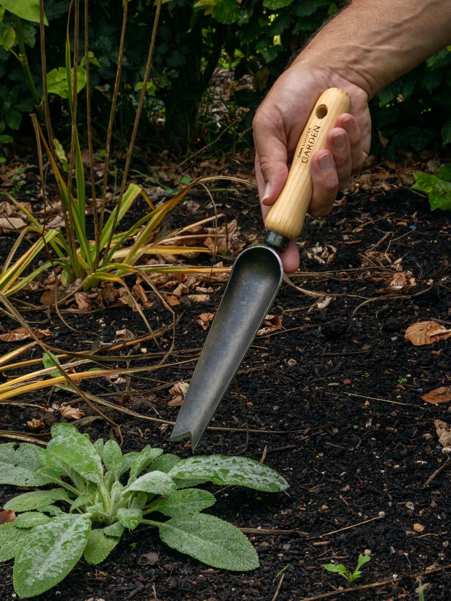 Signature Weeding & Sowing Trowel – Dan Cooper Garden